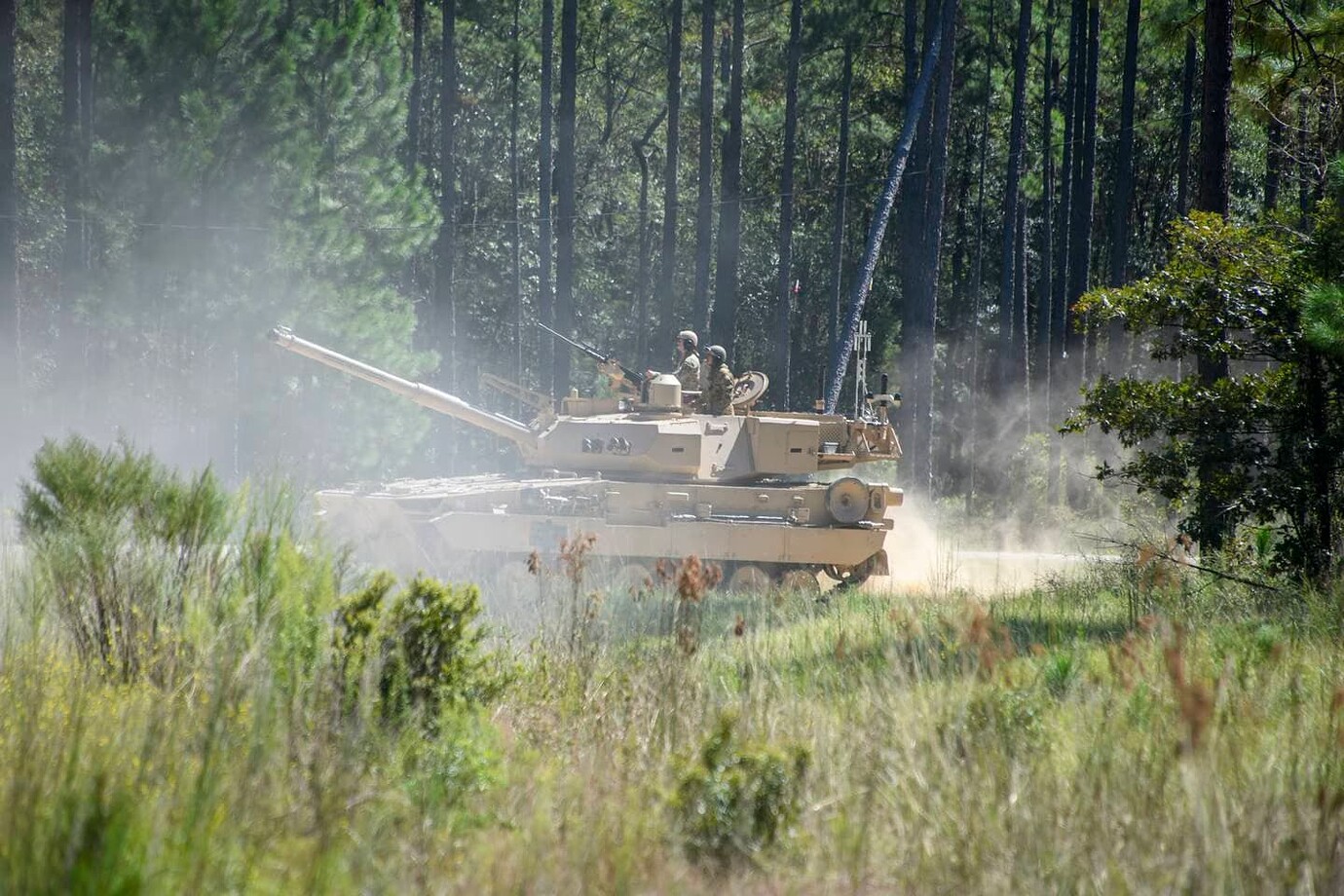 US Army's New M10 Booker (MPF) - 1:1 Tank Talk - KitMaker Network