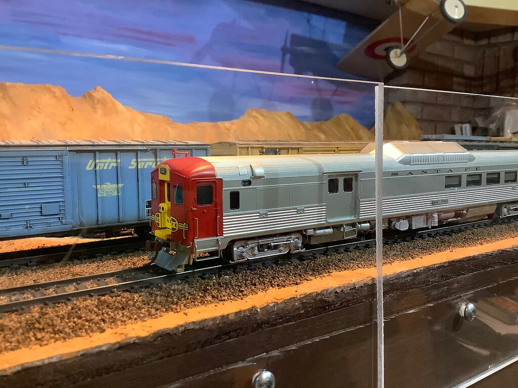 Santa Fe RDC on the Big Sky RR - RailRoad Modeling - KitMaker Network