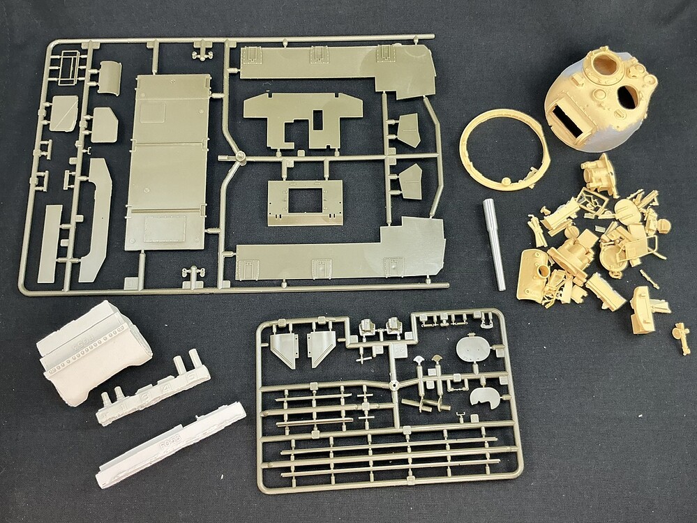M4 (105 mm) HVSS Sherman - Armor/AFV - KitMaker Network
