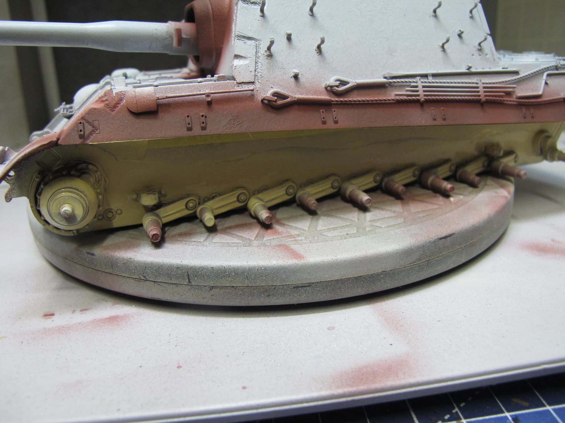 Jagdtiger no. 331 - Dioramas - KitMaker Network