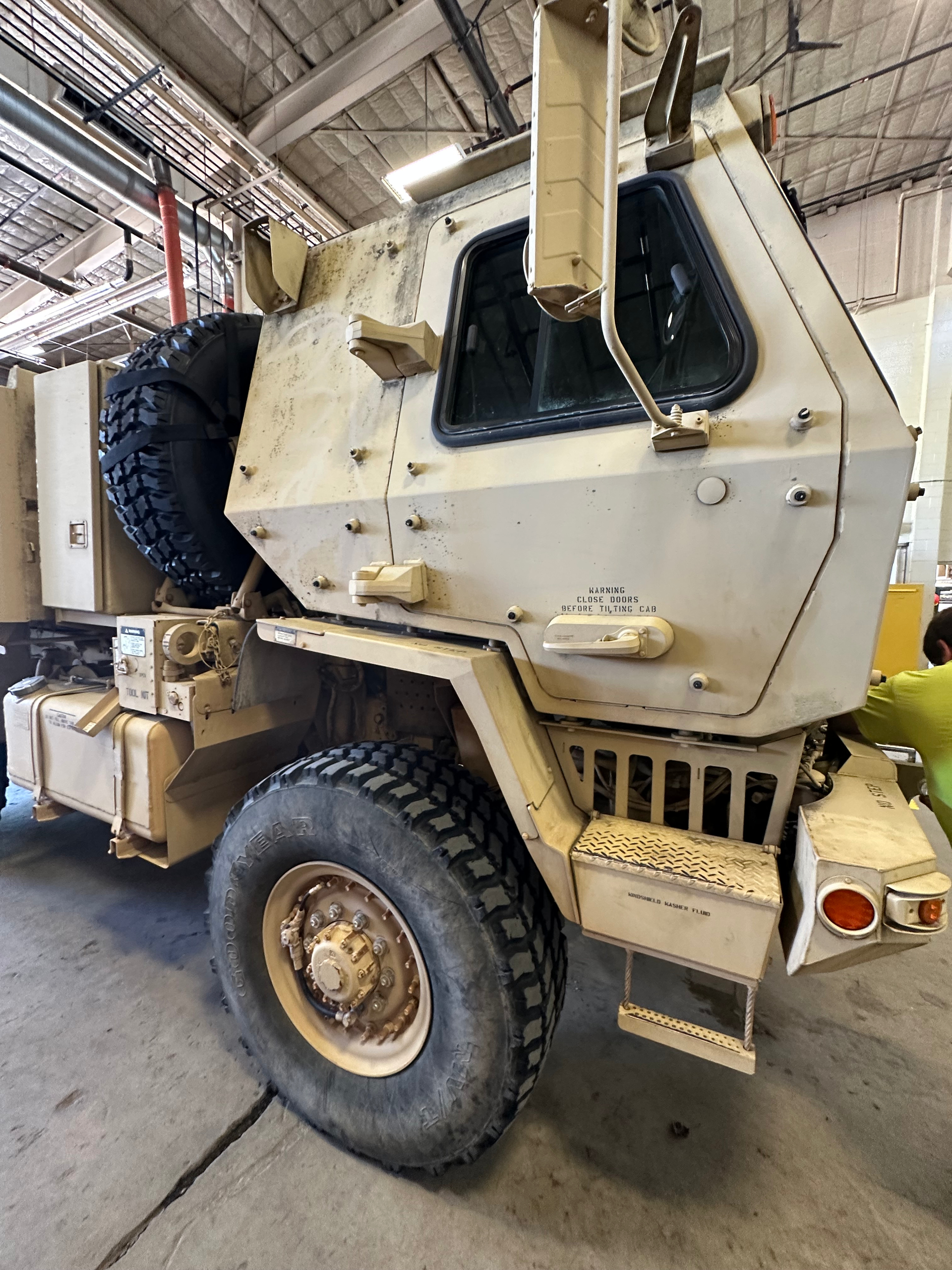 Has anybody seen either of the Trumpeter M1088 FMTV Tractor kits ...