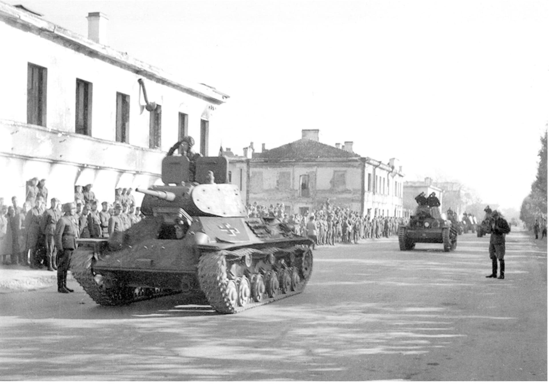 Require some photos of the Soviet T-50 with extra armor in original ...