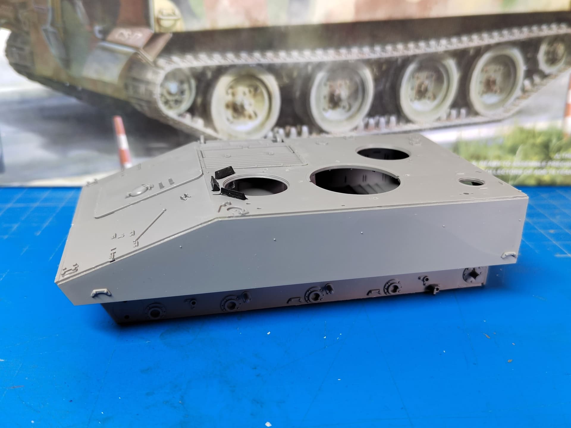 M114 A1E1 Takom 1/35 - Armor/AFV - KitMaker Network